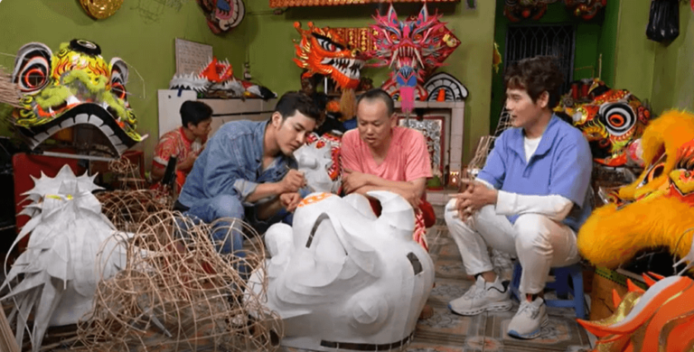 Bách nghệ kỳ thú: MC Hồng Phúc đưa Đoàn Bảo Ân khám phá nghề làm lân ...